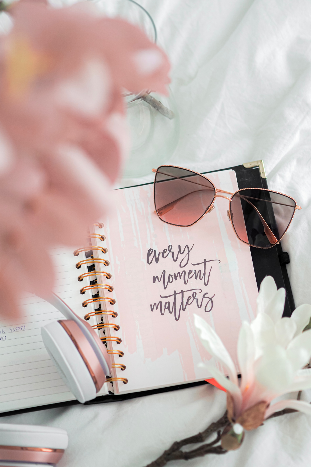 The ultimate list of 100+ fun things to do alone - SIMPLE aesthetic LIFE